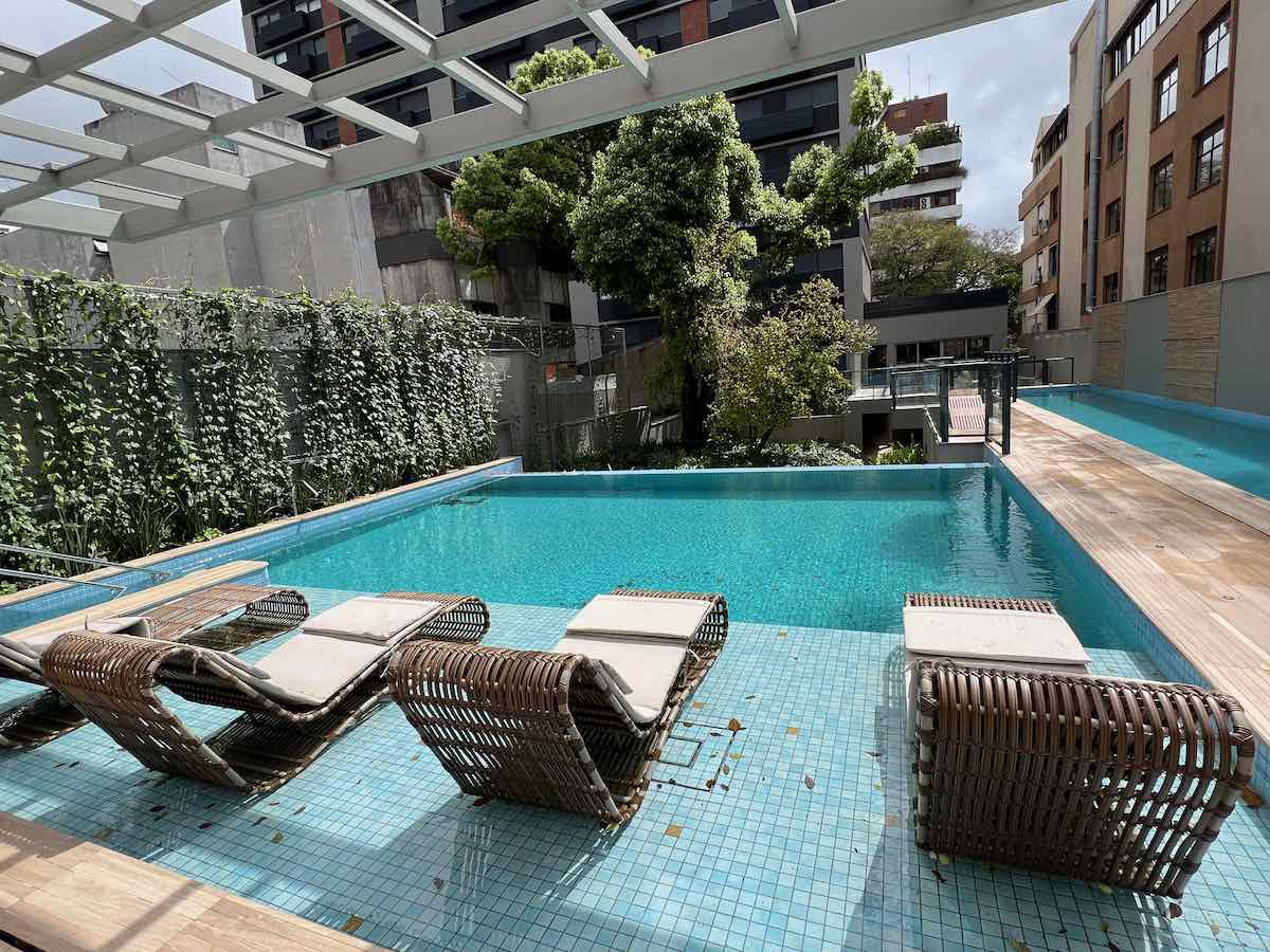 Charlie_Mont_Serrat_-_piscina__-_Anelise_Zanoni - TravelTerapia